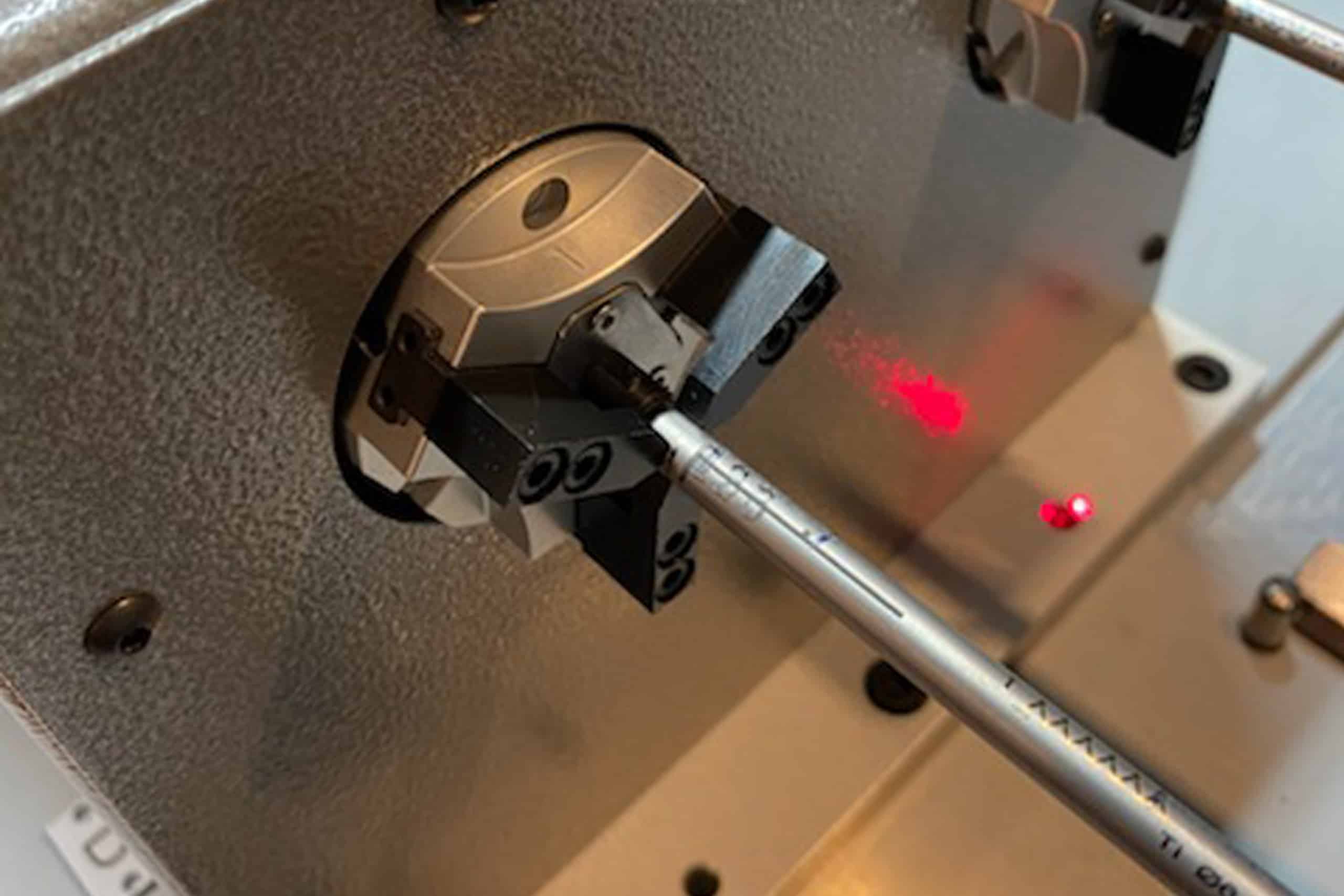 Marking on medical implants before bending - Sic Marking